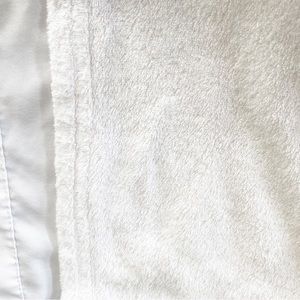 Marriott | Intimates & Sleepwear | The Jw Marriott Velour Bath Robe Is ...